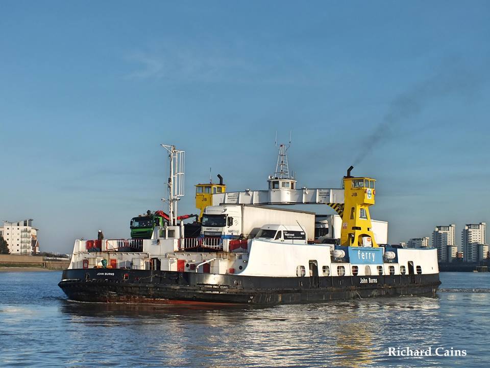 Woolwich Ferry - LET'S EXPLORE TRAVELING UNIVERSE