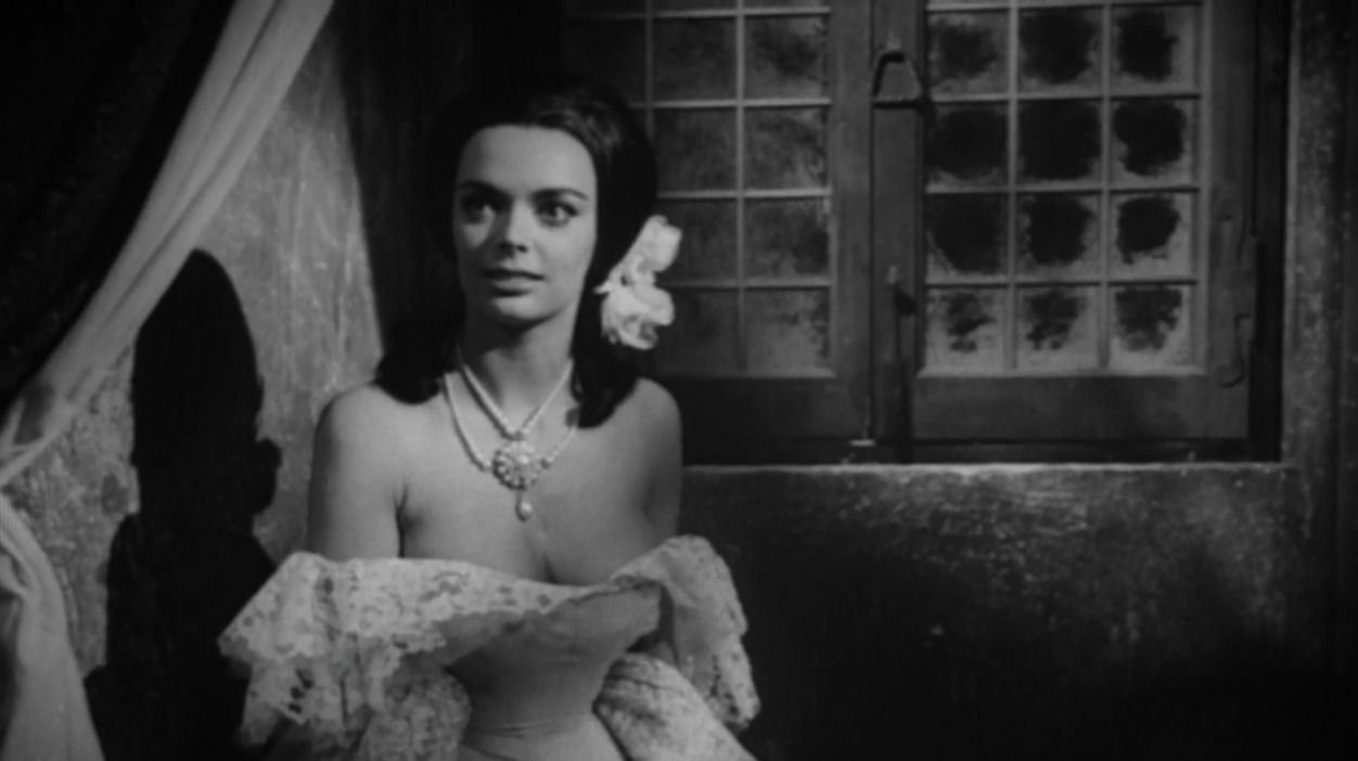 Film Noir Photos: Tracking with Closeups: Barbara Steele