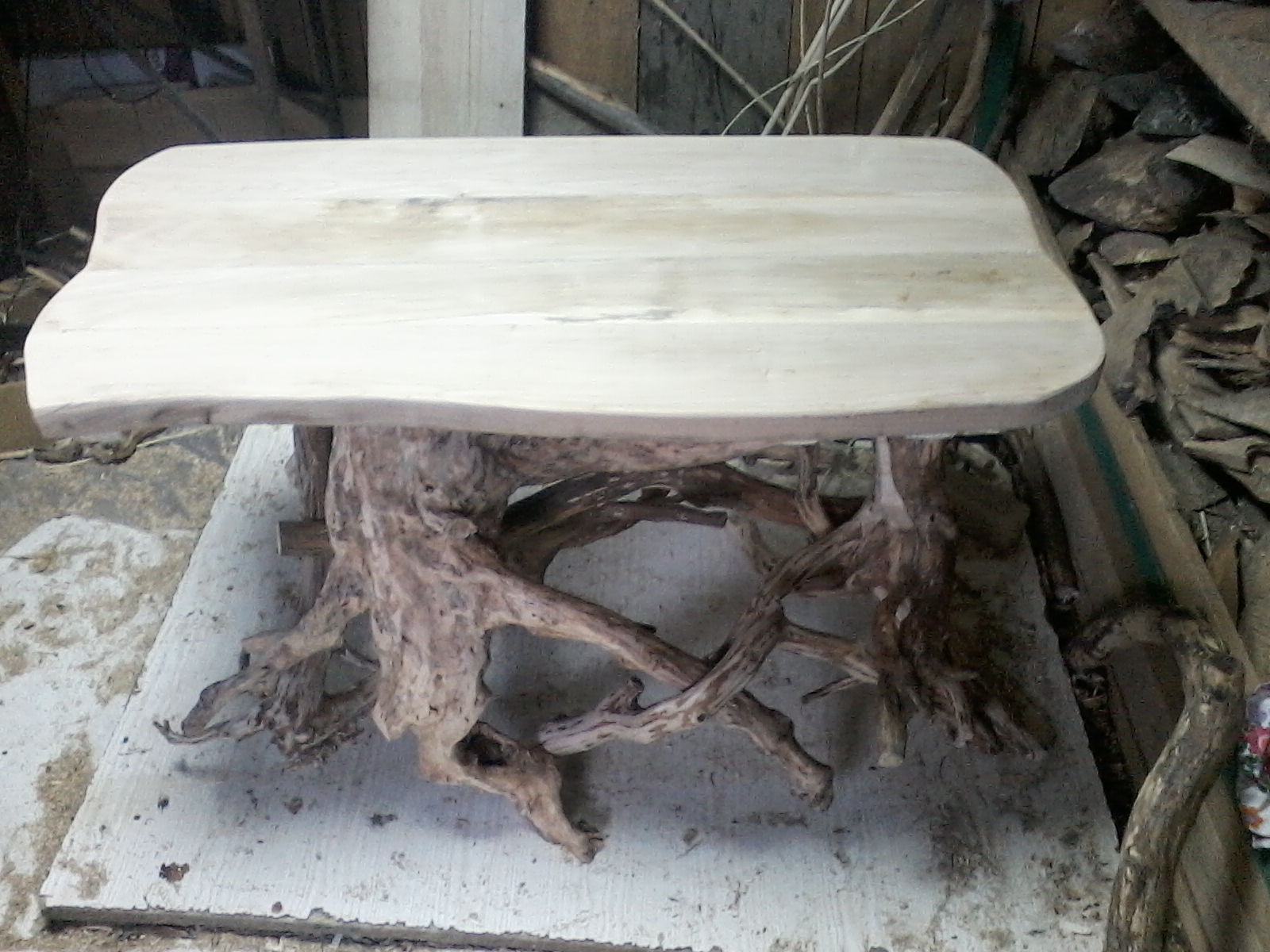 Masa radacina si blat cires | Ciudatenii Rustice - Poze mobilier rustic ...