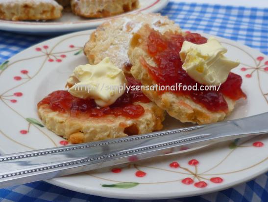 Devon Scones~ A perfect British afternoon teatime treat | simply.food