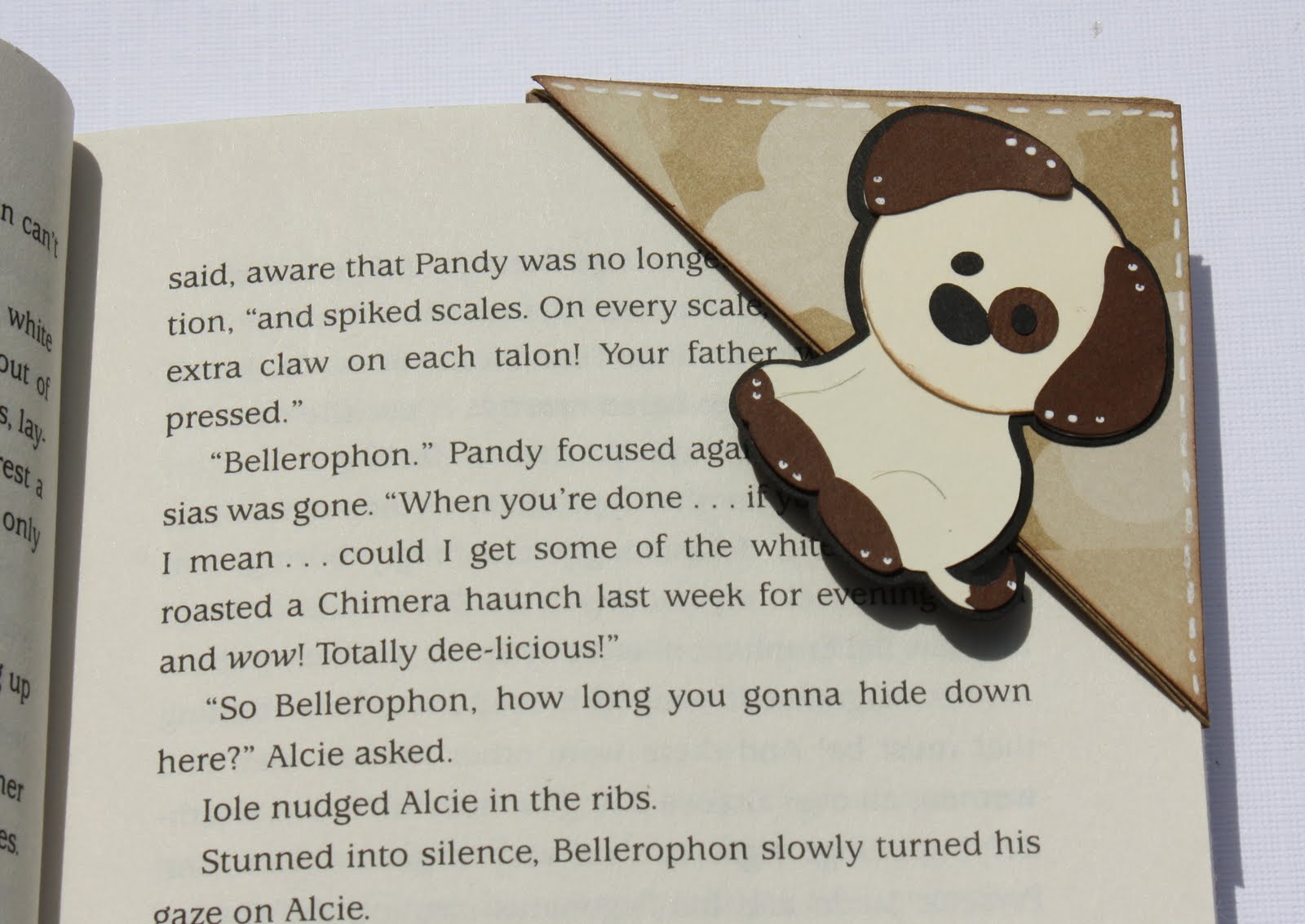 Scrappy Mel: Corner Bookmarks - So cute! :)