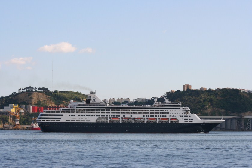 cruise ships fotos: MS RYNDAM, primeira vez em Lisboa - 25ABR11