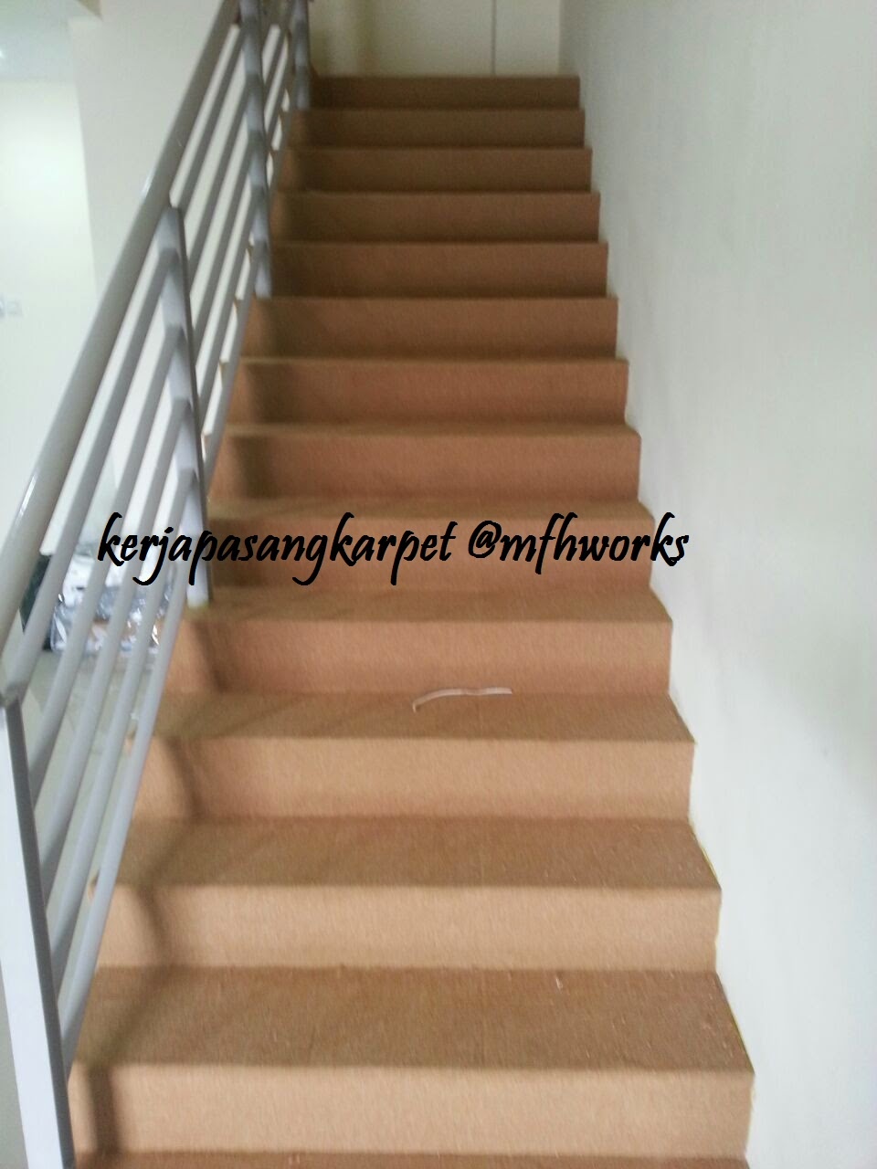 Feel The Uniqueness ~: Pemasangan Karpet Tangga Rumah dan Pejabat