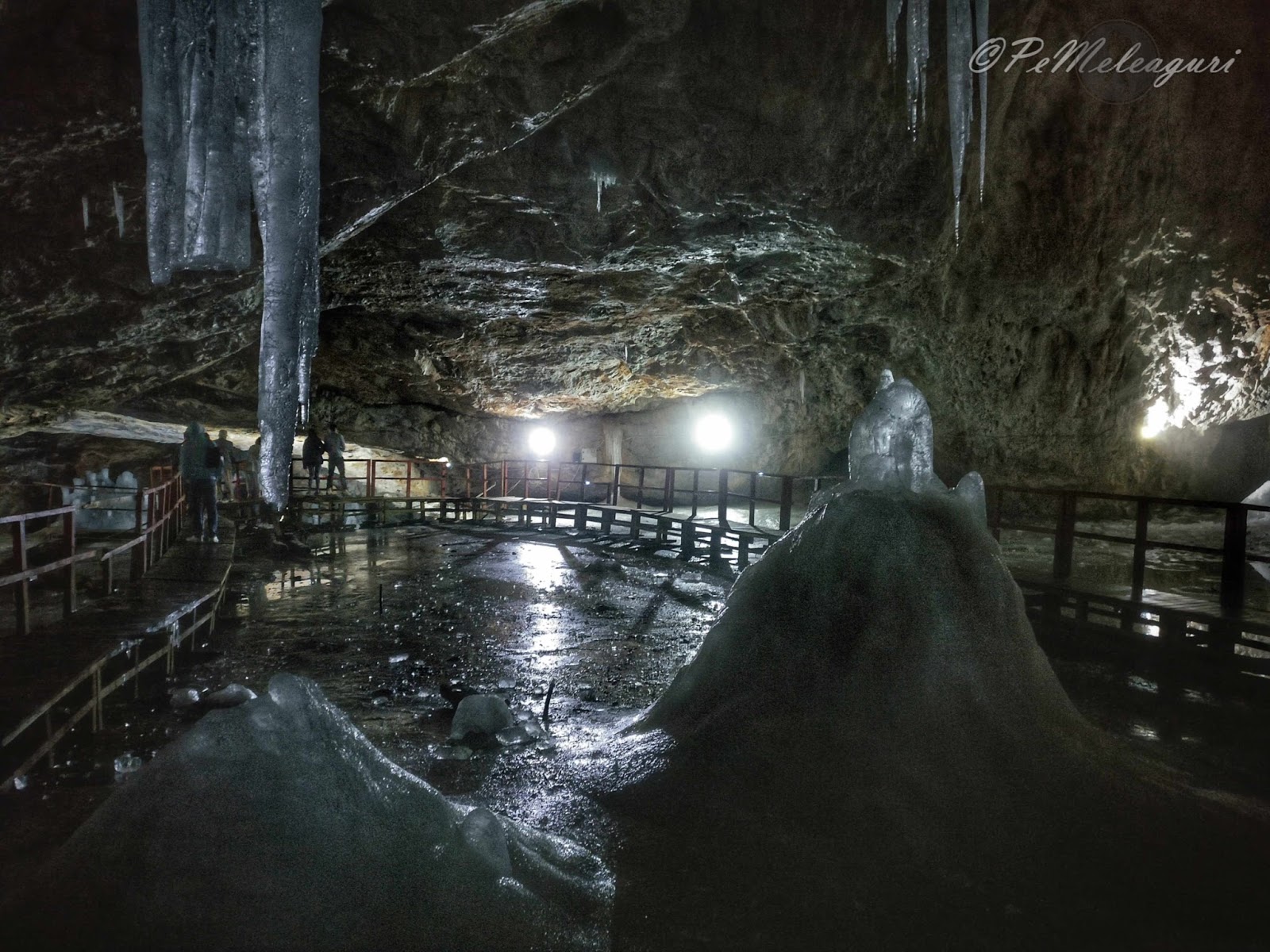 Atracții turistice în Alba: Peștera Ghețarul de la Scărișoara și ...