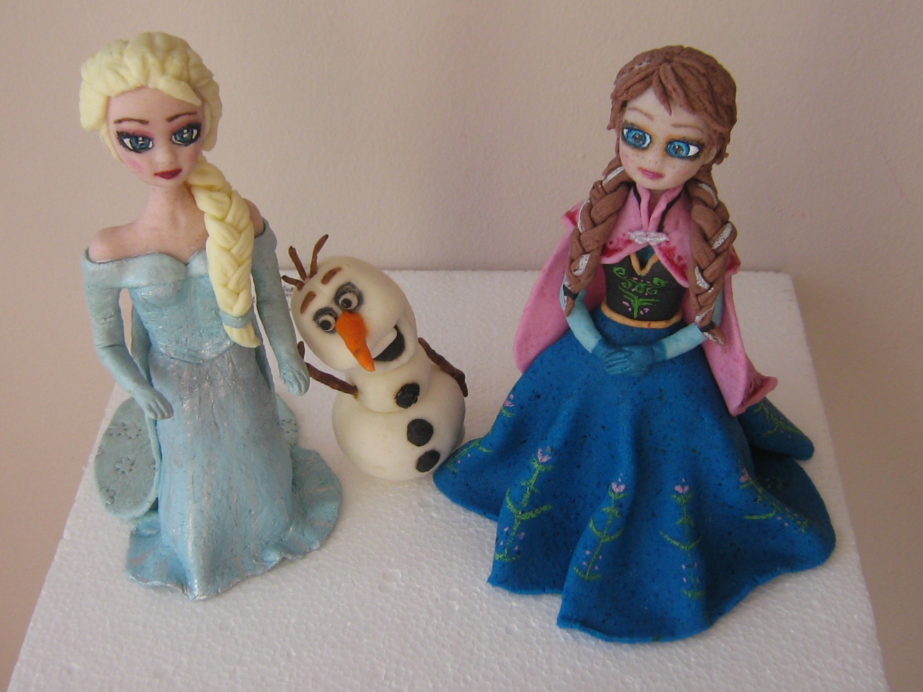 Torte i figurice za torte - Sneza: FROZEN - ELSA AND ANNA