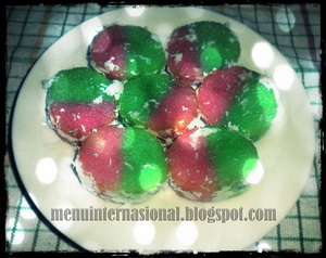 Cinta Keluarga: Cara Membuat Kue Awug-Awug Manis dan Kenyal