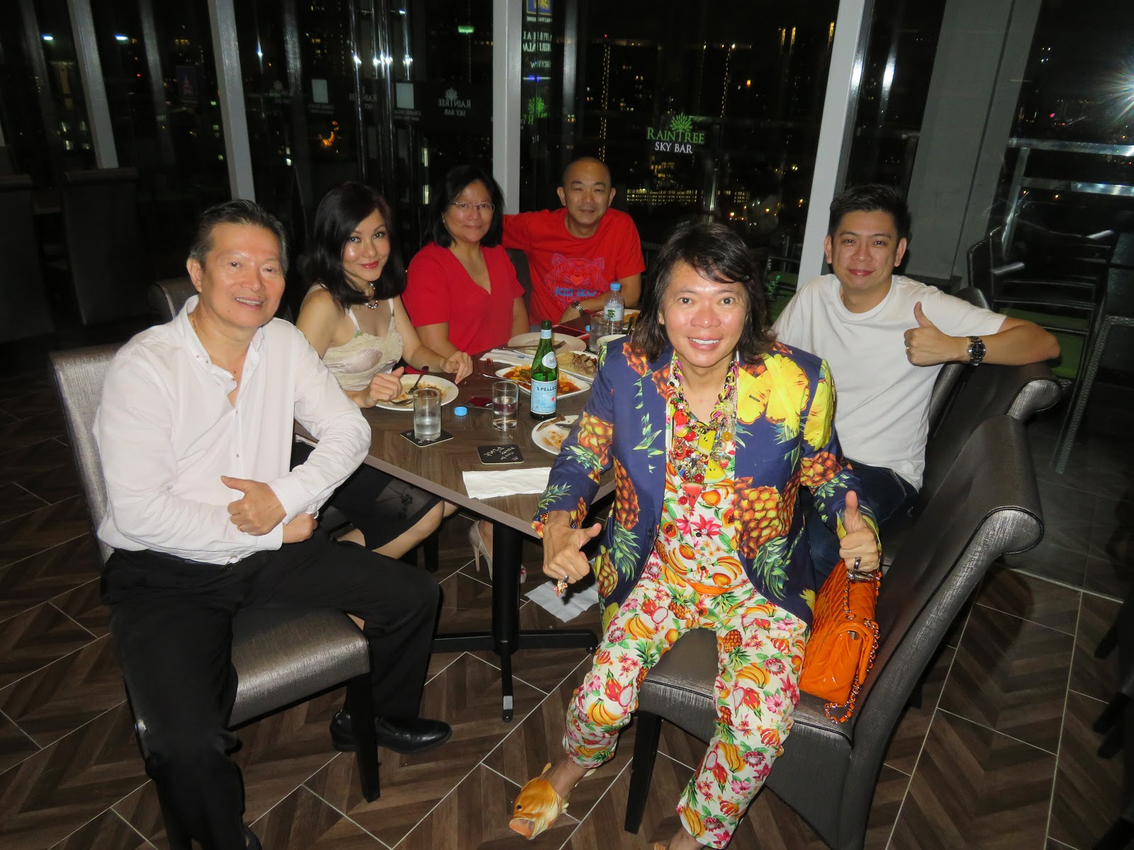 Kee Hua Chee Live!: SHARON LIAN AND LINA CHUA HOSTED BIRTHDAY DINNER ...