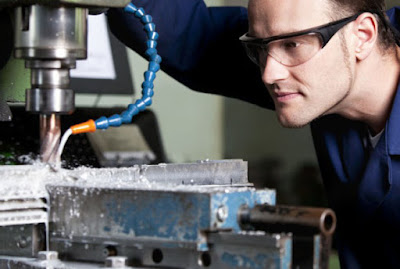 Le Fraisage Mise en train d'une fraiseuse Aciera F3 - Eléctricité2