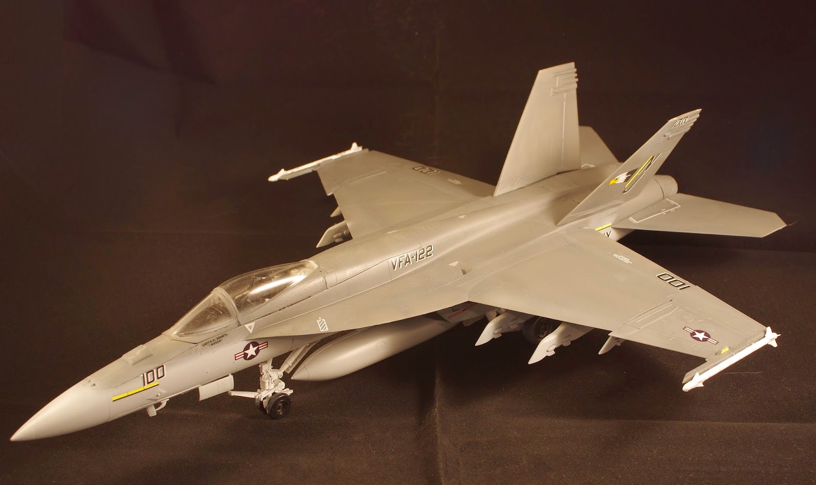 Dave's Modeling Bench: F-18 Super Hornet (Revell 1:48 Scale)