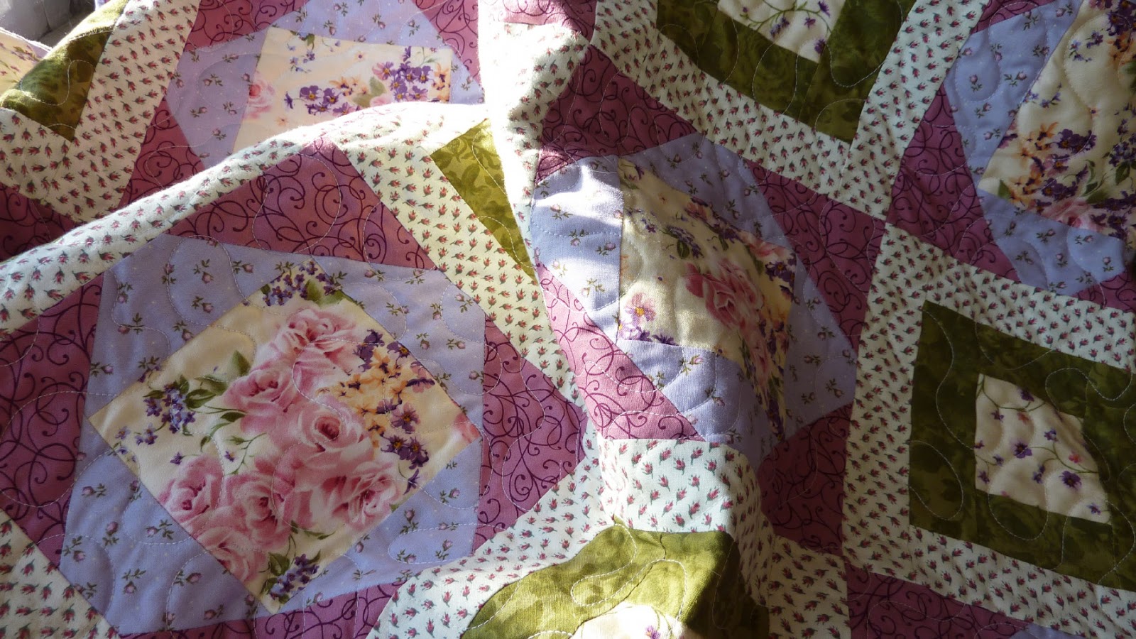 Busy Bee No. 16: A Girly Girl Baby Quilt ... Roses and Pink and ...