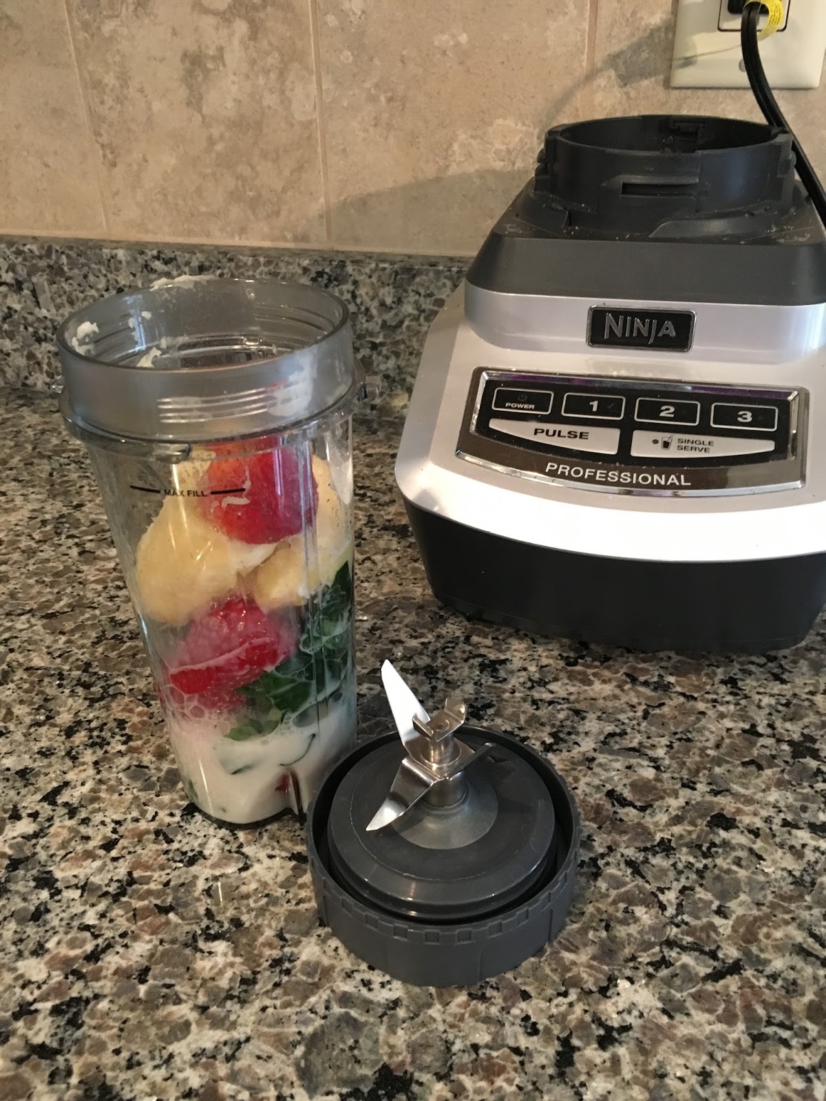 Super Simple Mason-Jar Smoothies | Simple Purposeful Living