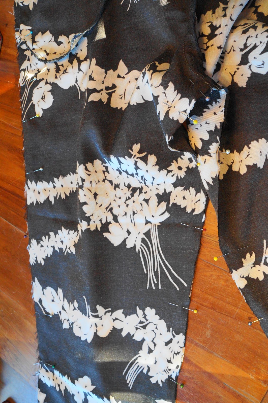 Crafty Cake Creative: My new tailored pants - inset pocket sewing tutorial