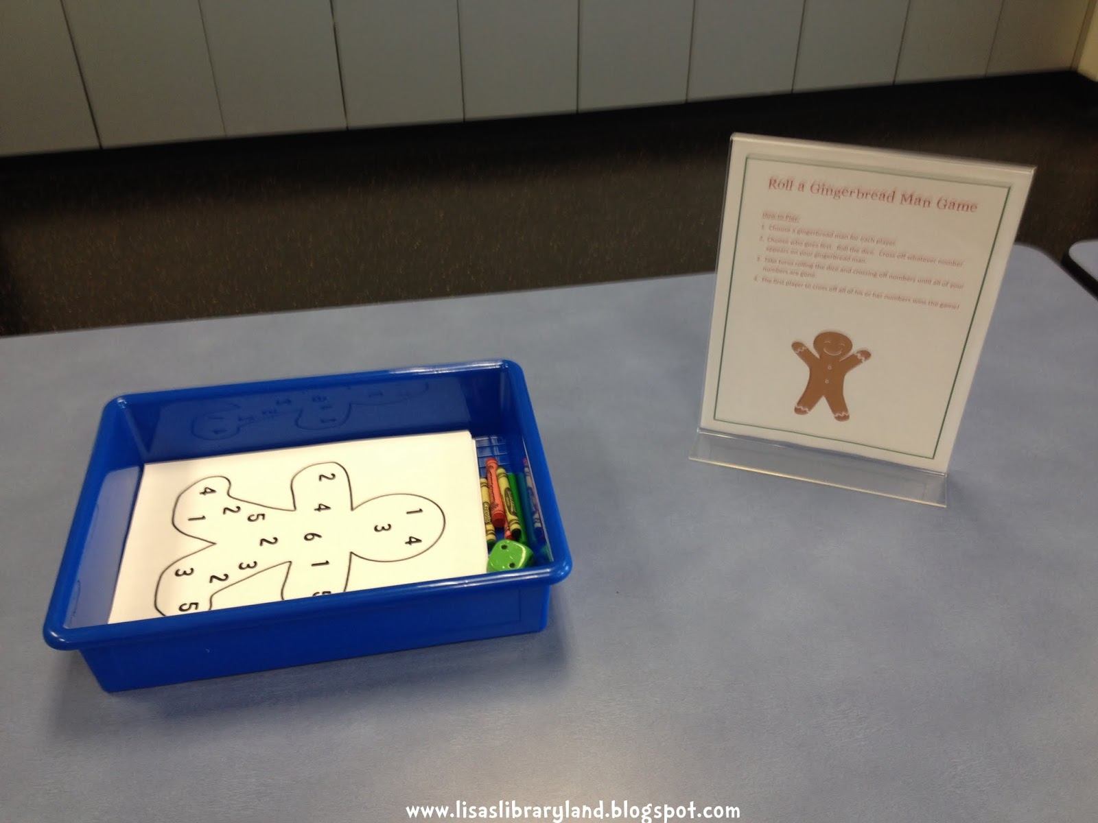 Libraryland: Roll a Gingerbread Man