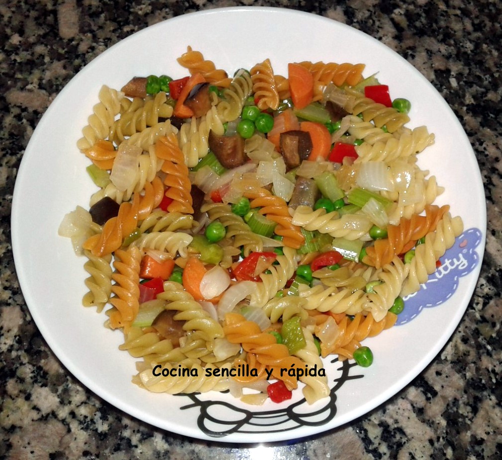 Cocina Sencilla y Rápida: PASTA SALTEADA CON VERDURAS