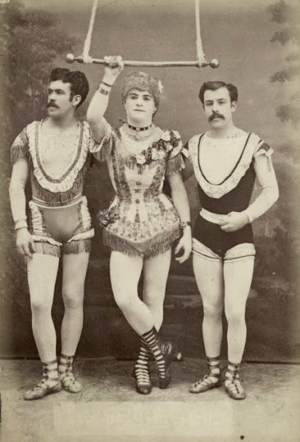 Life on: [ The Seventh Cloud ] : Freaks and the circus