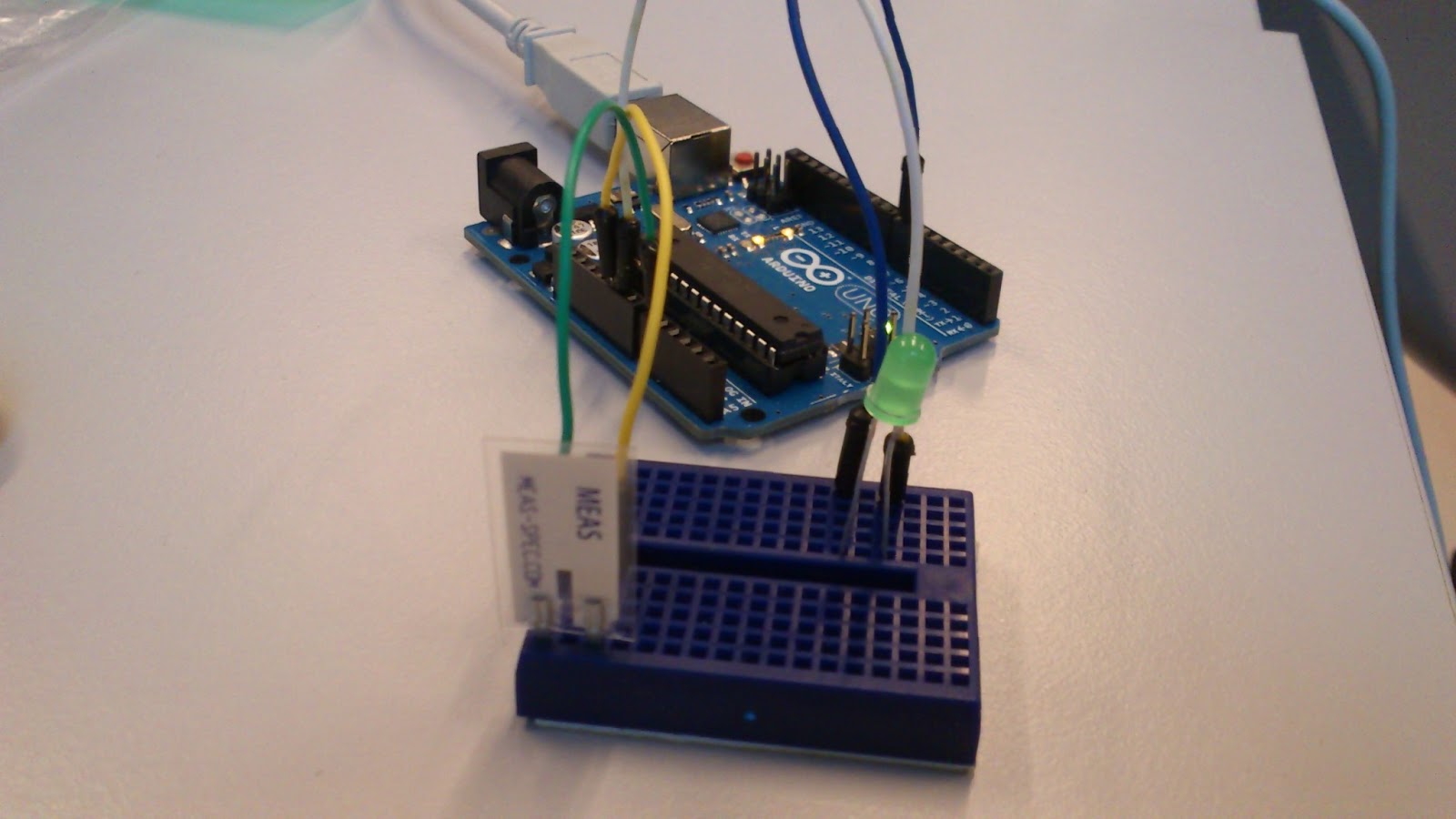Arduino blog by Niki Ahlskog: Arduino Piezo Sensor - LDT1-028K