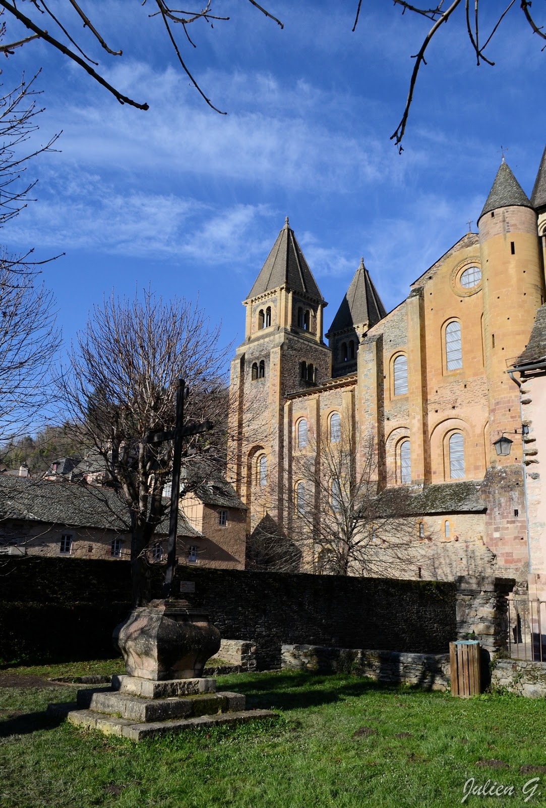 Coins du Monde: FRANCE - Occitanie - L'église abbatiale de Conques et ...