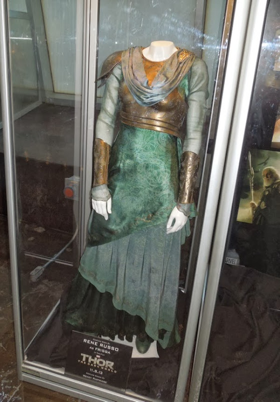 Hollywood Movie Costumes and Props: Original Thor: The Dark World movie ...