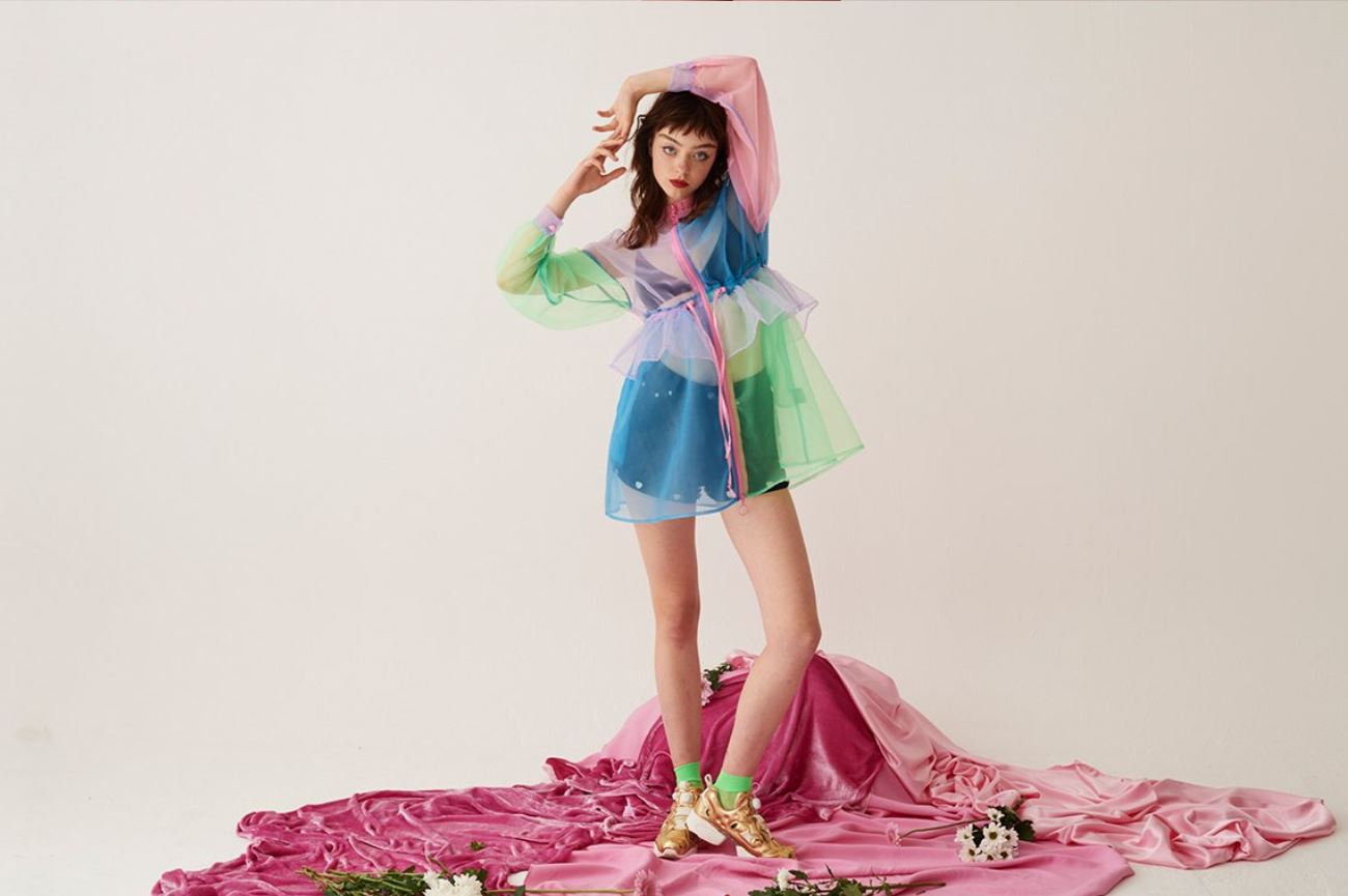No Debutante: The Gem of Lazy Oaf