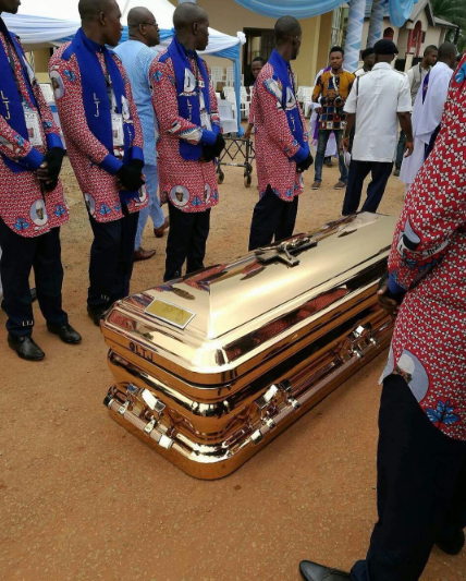 Nigerian billionaire, Emeka Offor, buries father in 'pure' gold casket ...
