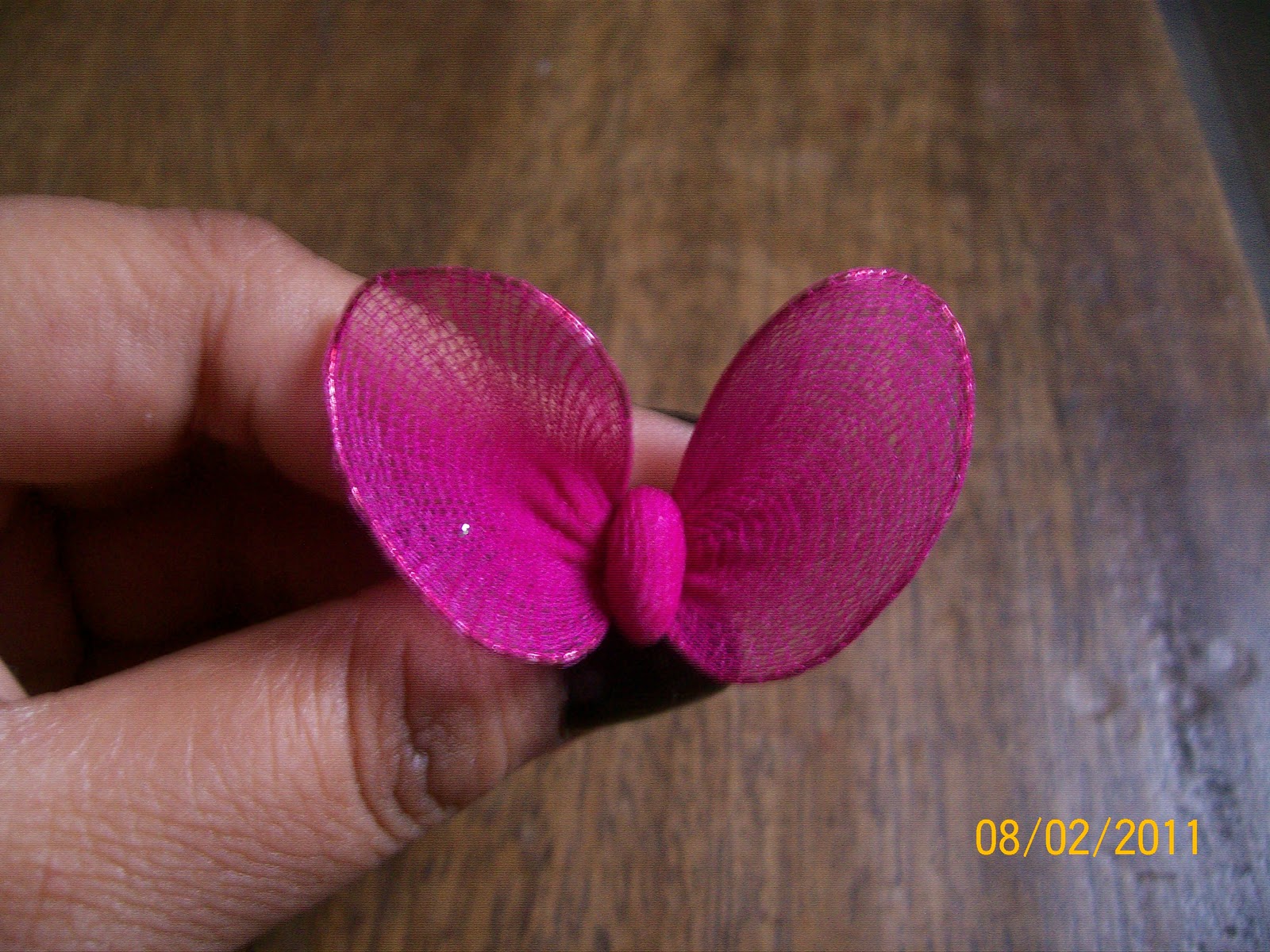 Tinas Creations: Instructions on making a nylon stocking butterfly