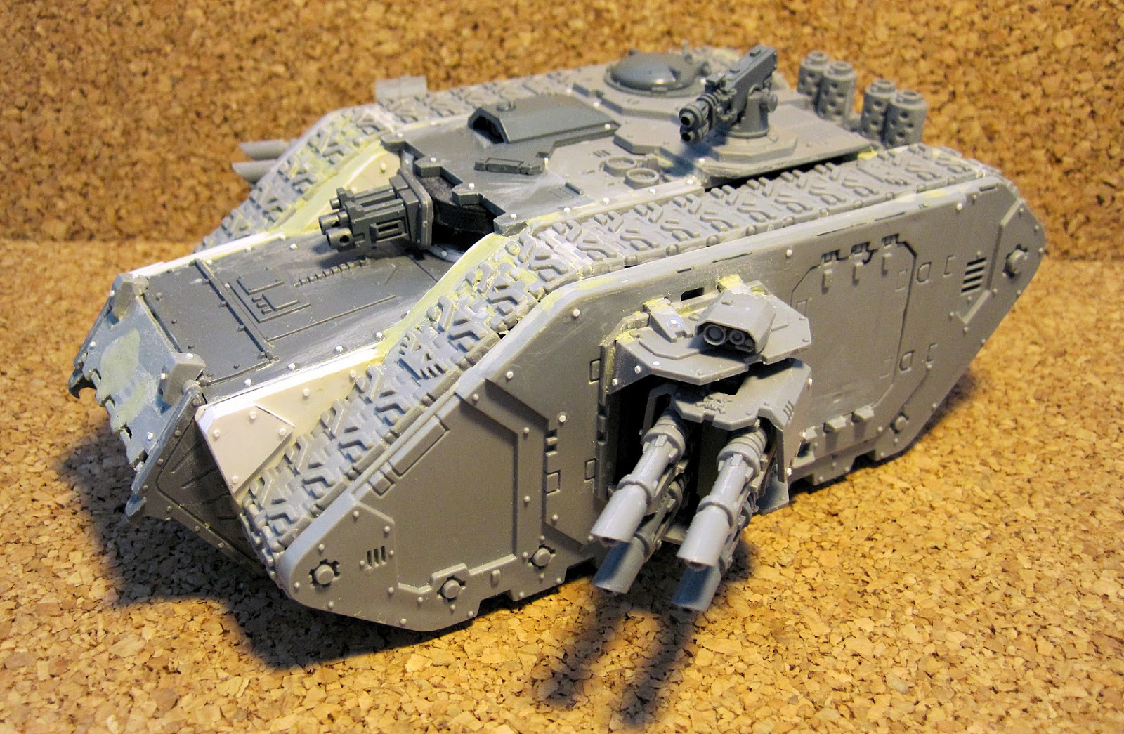 invivos: HORUS HERESY: Scratchbuilt Spartan heavy tank