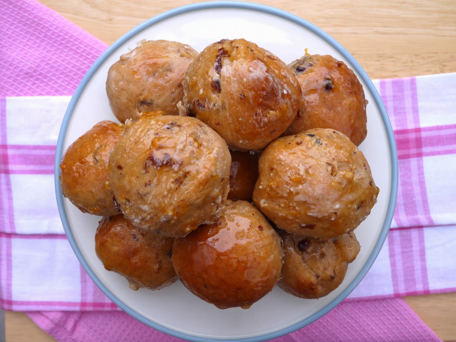 This Muslim Girl Bakes: Spiced Fruit Buns.