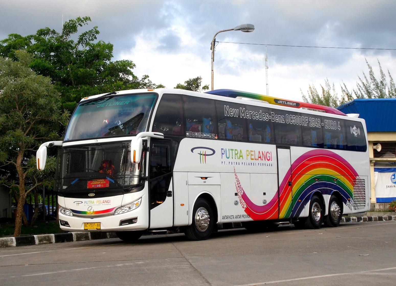 XHD atau SHD ... ???? ~ Sahabat OtoBus