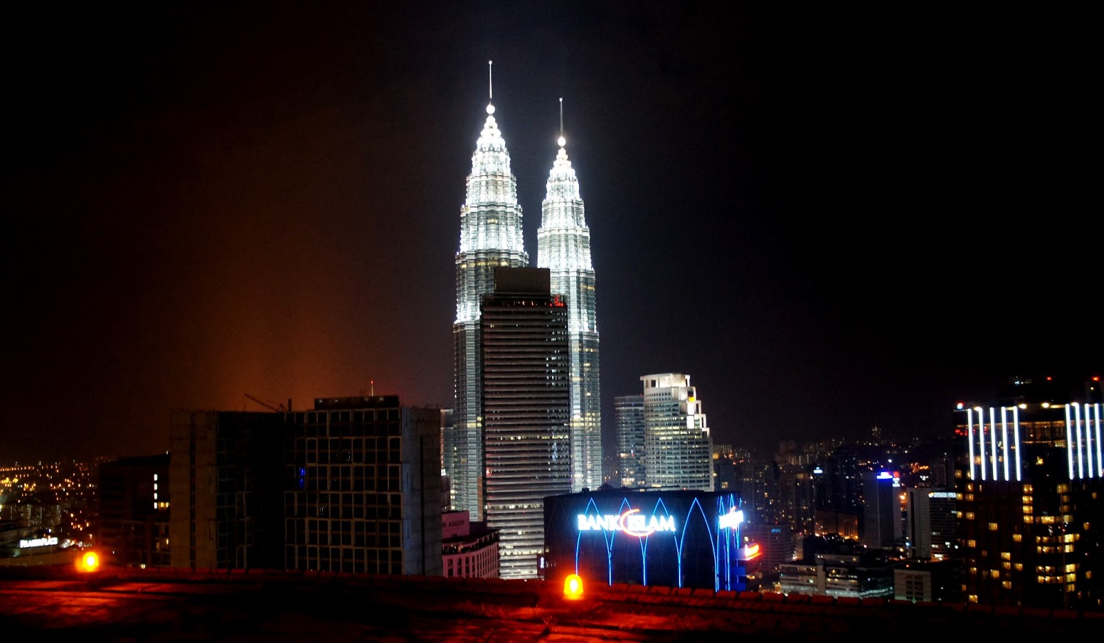 Waiii Sek Meowsss: Heli Lounge Bar @ Menara KH