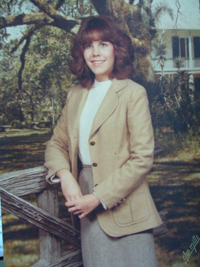 Not All Portrait Photography Studios Are Equal: 30 Photos of Regular ...