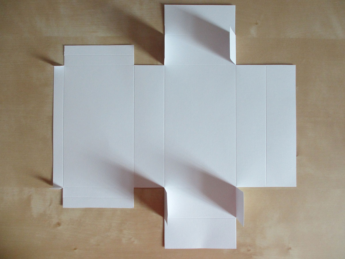 *ClayGuana: How to make a 6" X 3.5" Box