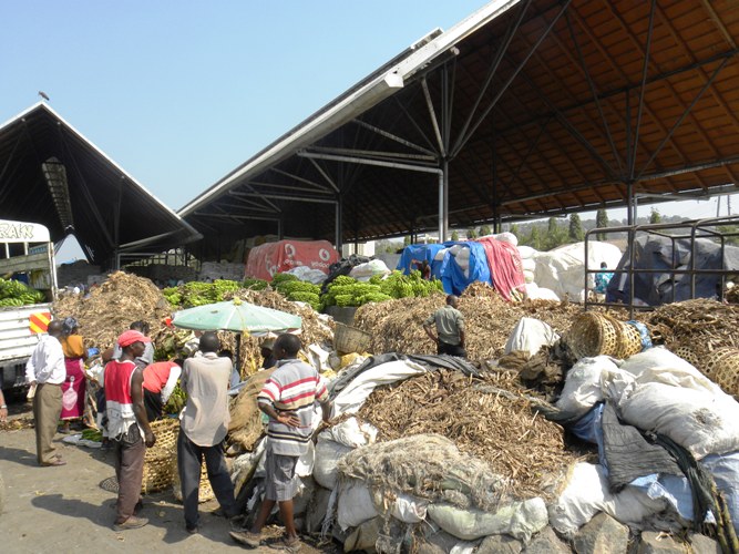 TEMBEZA MACHO NA PICHA ZA UDIFERENTI SOKO LA KIMATAIFA KIRUMBA MWALONI ...