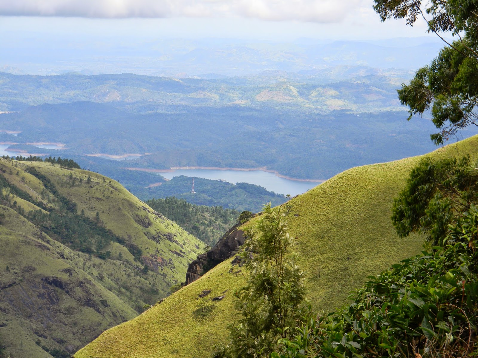 Safari Sri Lanka: A different route to Worlds End - Horton Plains Sri ...