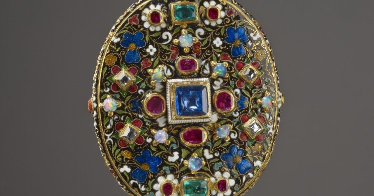 Spencer Alley: Small Old Valuable Oval Objects