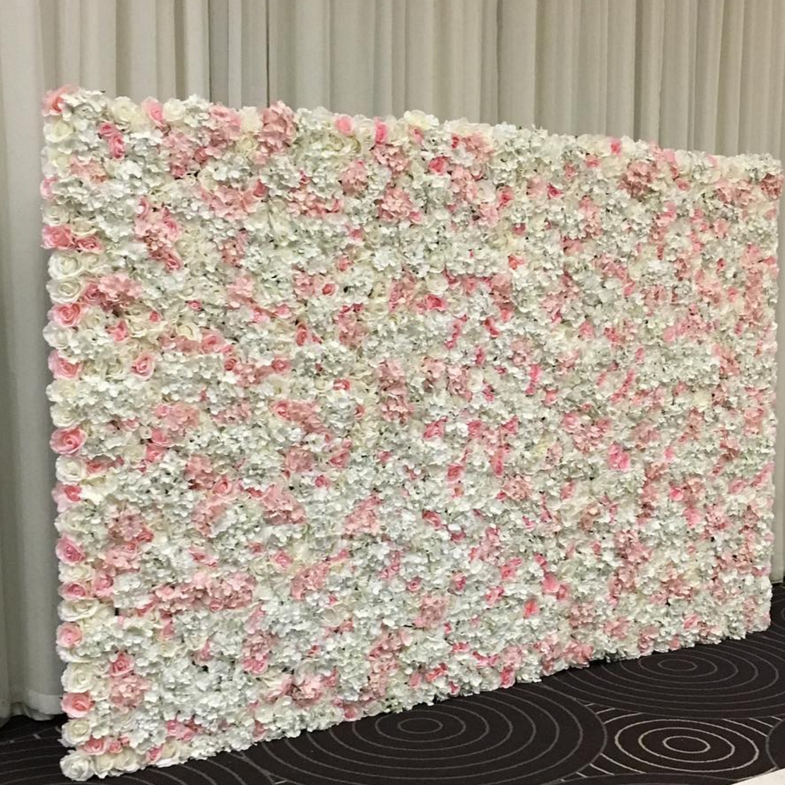 Decoración con Pared de Flores