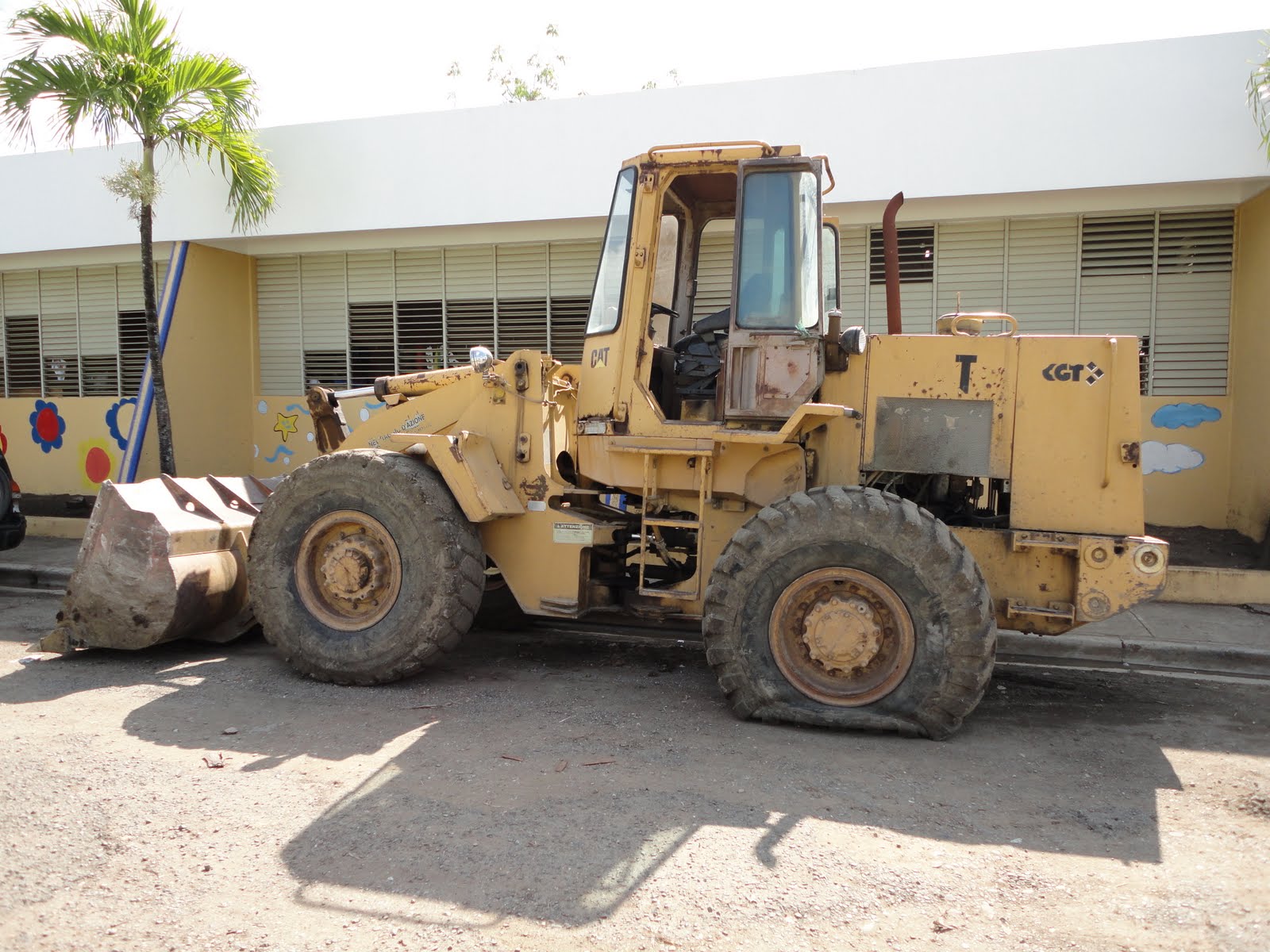 MEDIO AMBIENTE ESPAILLAT.COM: EL SENPA INCAUTA PALA MECANICA.