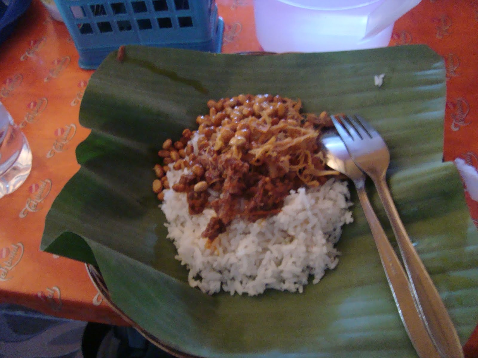 travelplusindonesia: Nasi Tradisional Khas Indonesia Timur Tak Kalah Makyus