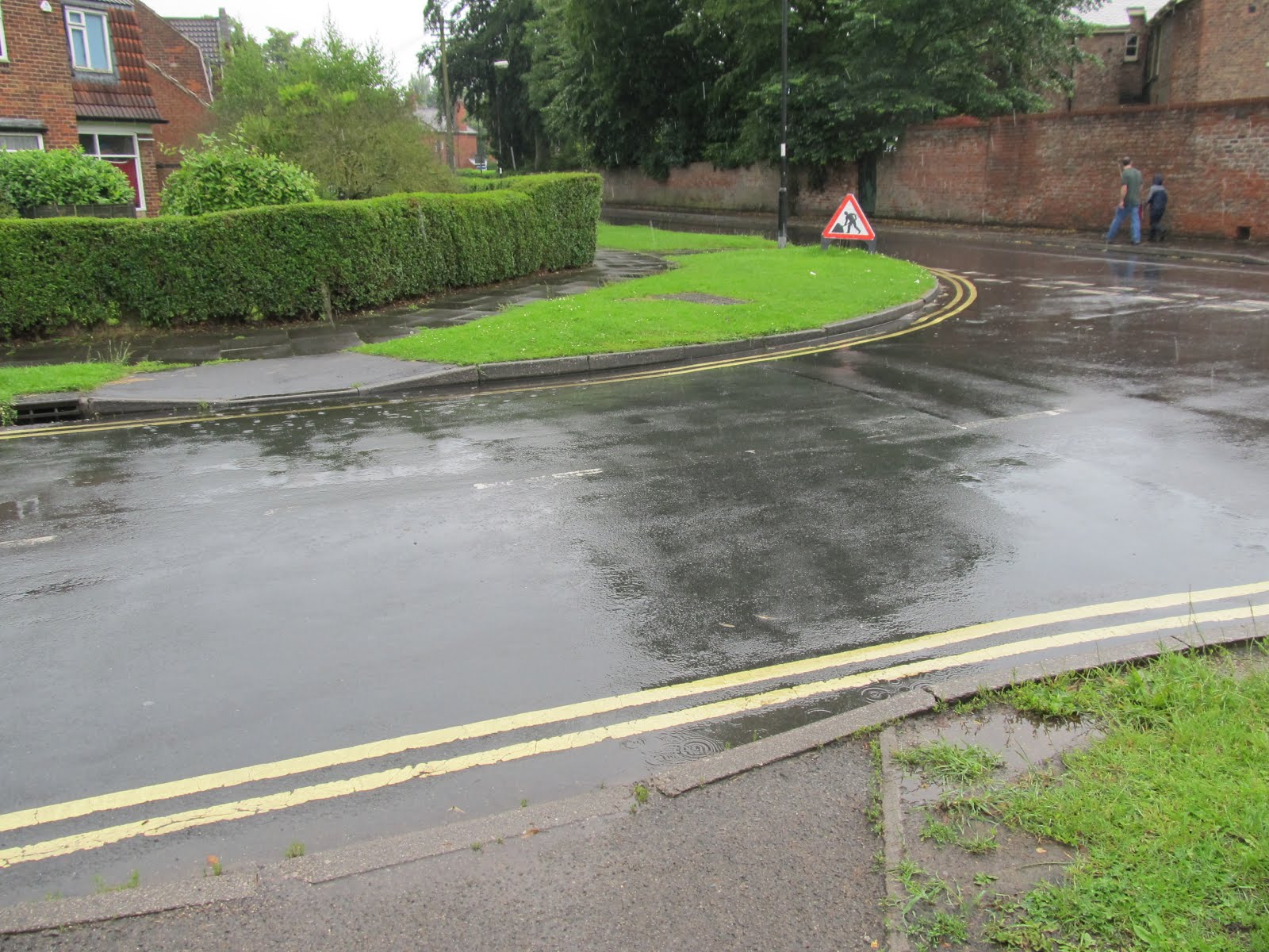 Crap Cycling & Walking in Waltham Forest: car-centric junction design