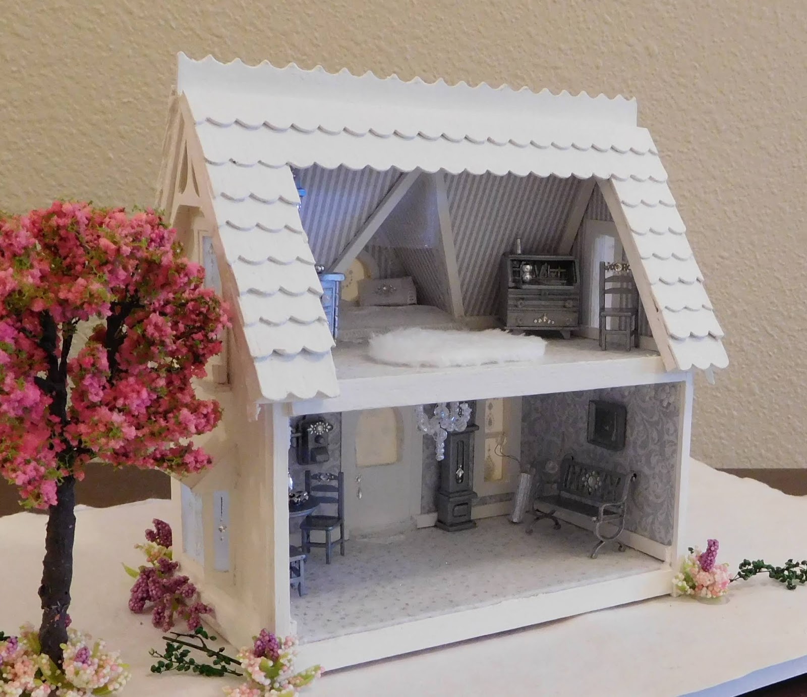 More Minis Dollhouses: Quarter Scale Dollhouse Projects