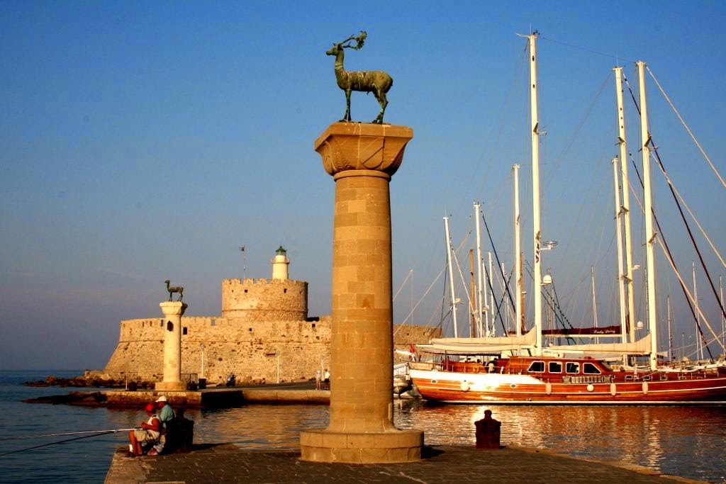 RODI E SIMI, SULLE TRACCE DEL PASSATO - una destinazione turistica italiana