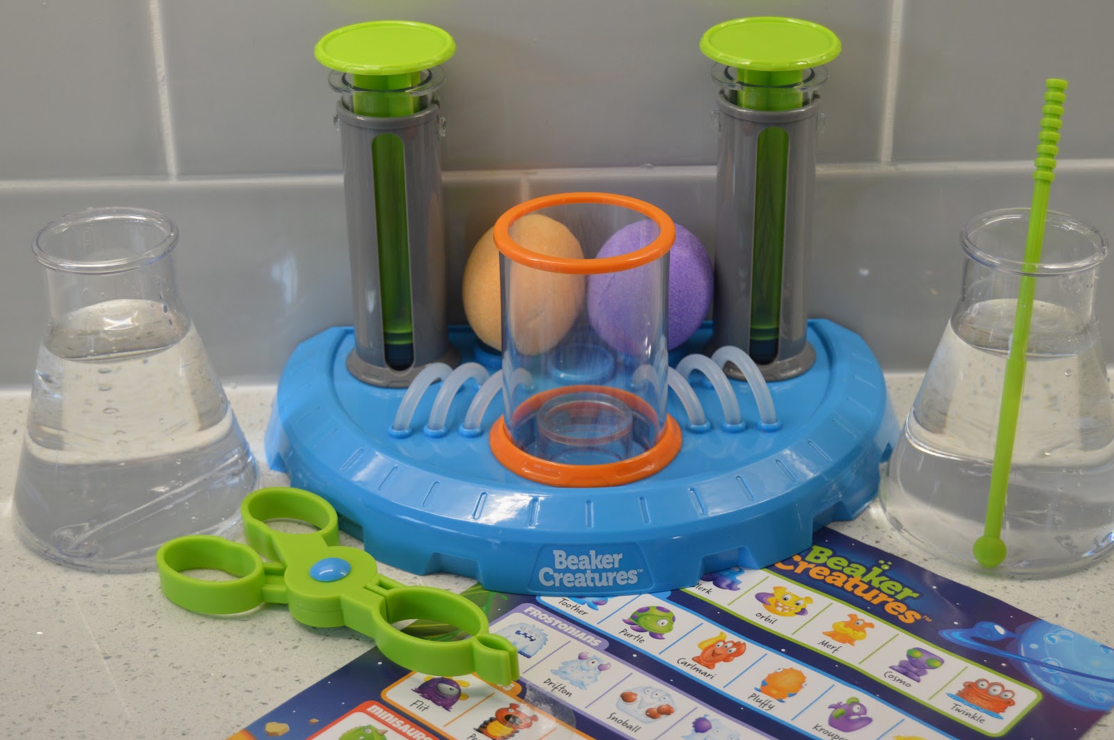 Playdays and Runways: Review | Beaker Creatures Liquid Reactor Super Lab