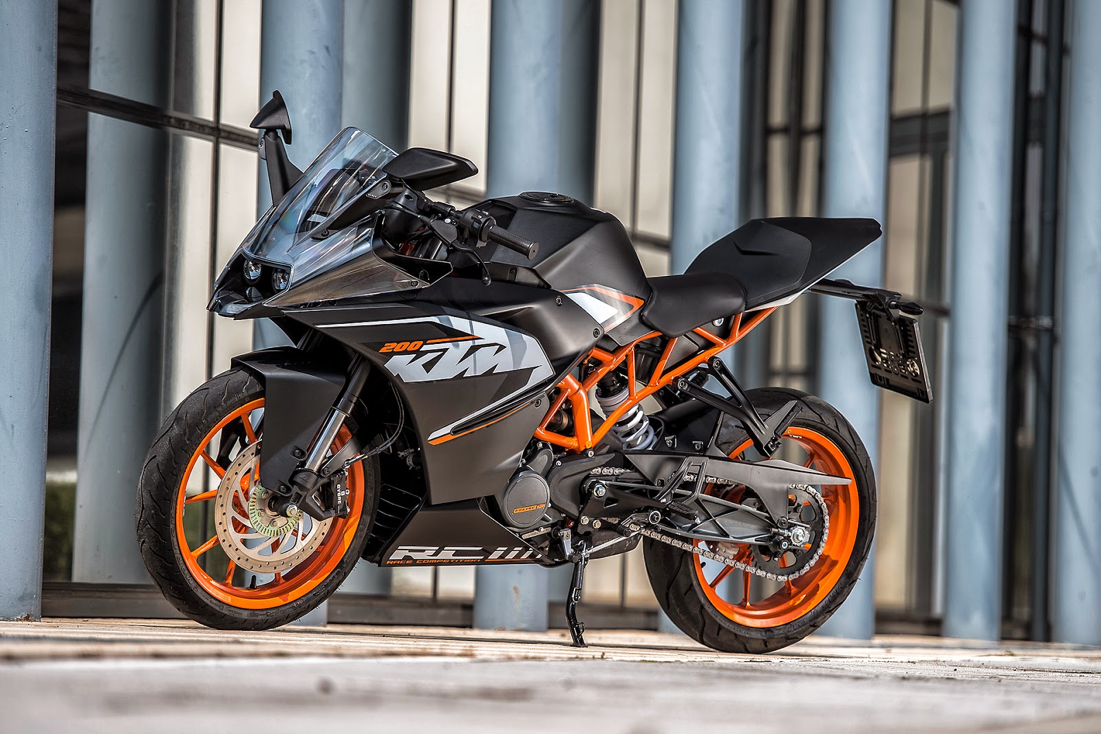 Spesifikasi dan Harga KTM RC 200 2015