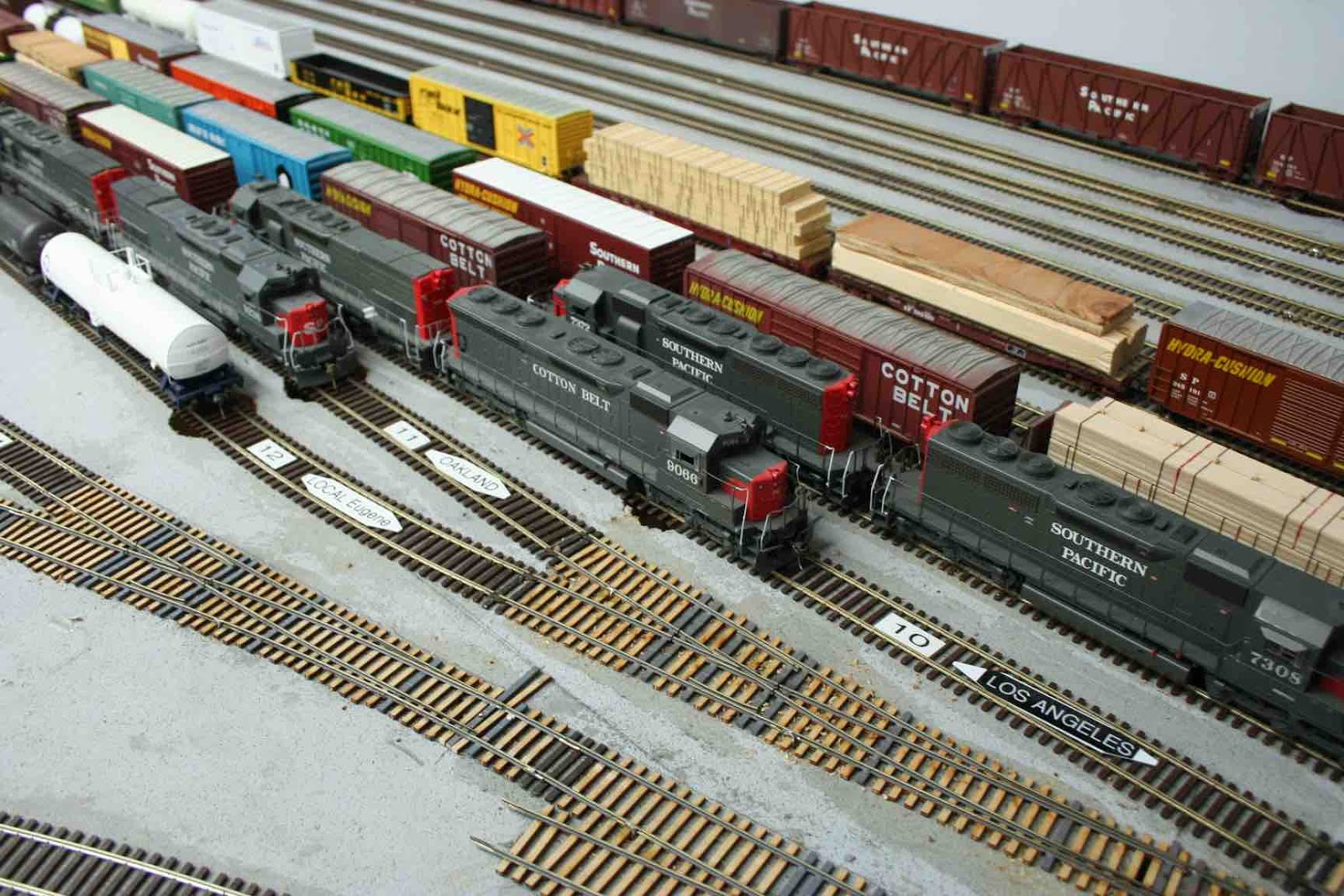 Southern Pacific Cascade Line: TRACK LABELS FOR OPERATIONS