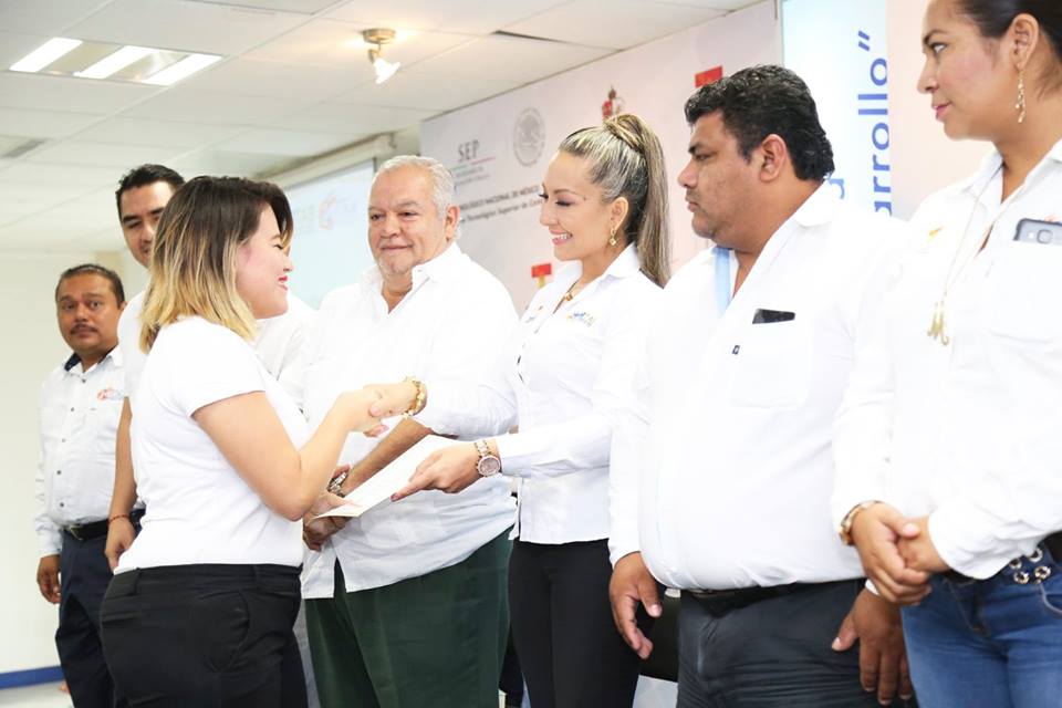 Lesvia Leon: SIGNAN ACUERDO DE COLABORACIÓN EL INSTITUTO DE FORMACIÓN ...