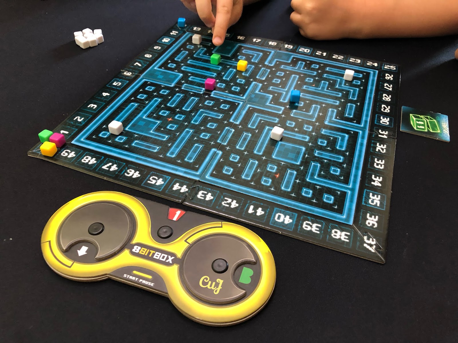 CuJReseñas: 8Bit Box Pixoid – Cuéntame un Juego