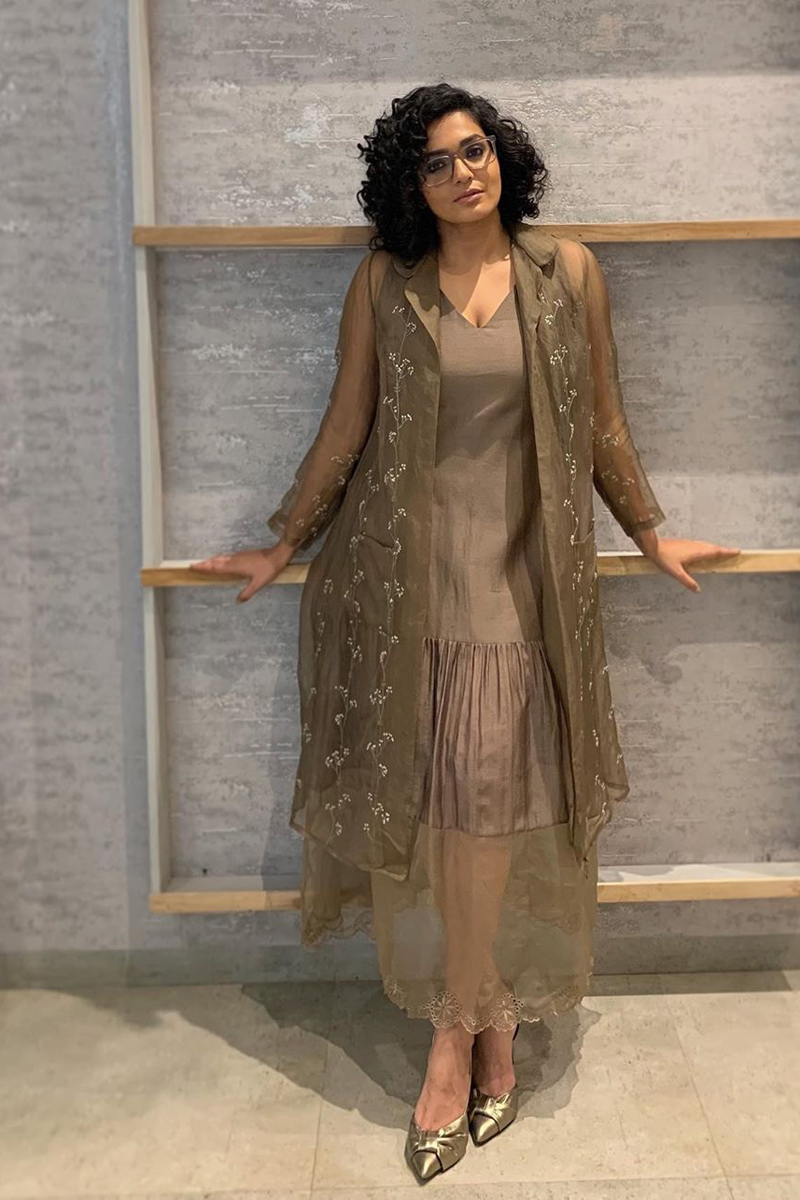 Actress Parvathy Menon (Parvathy Thiruvoth) Latest Stills