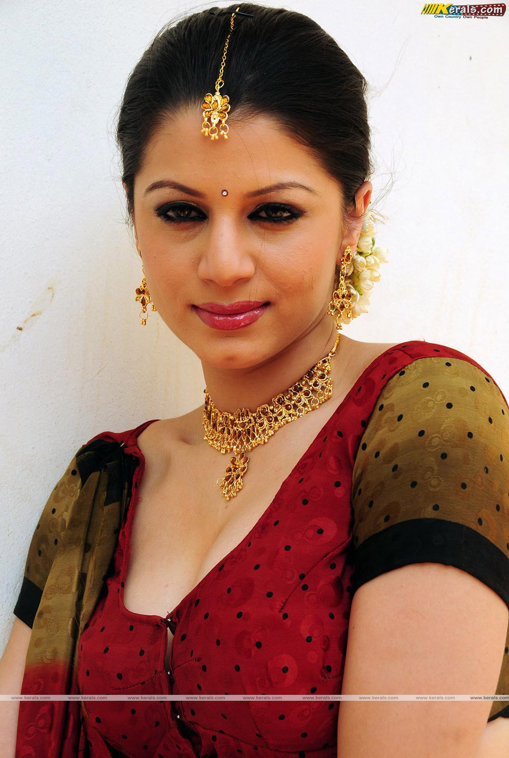 Charu - JungleKey.in Image