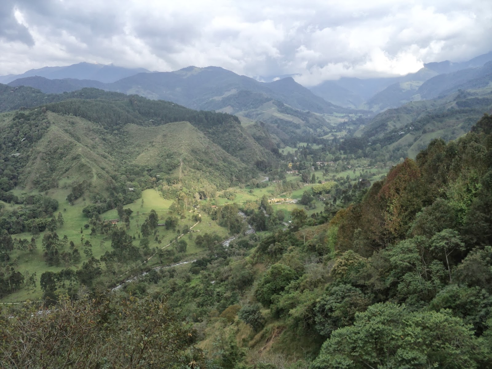 Mountains and Caves: Santa Rita Waterfall (Colombia)