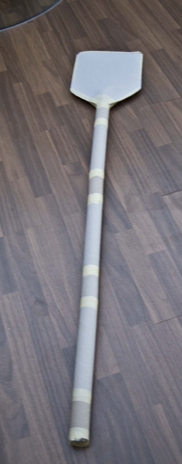 DIY paddle from paper rolls!