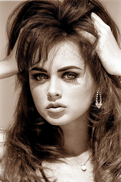 ACTRESS HOLLYWOOD MENCRET: Stacy Moran